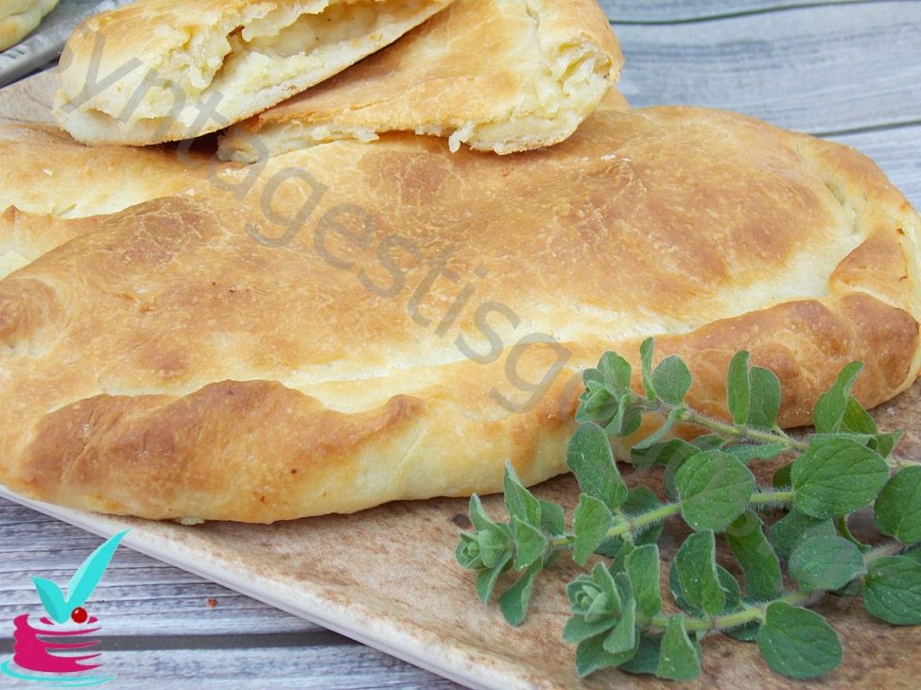 ΠΑΤΑΤΟΠΙΤΑ ΚΑΛΤΣΟΝΕ ΜΕ ΣΥΓΚΛΟΝΙΣΤΙΚΗ ΜΑΓΙΚΗ ΑΦΡΑΤΗ ΖΥΜΗ ΓΙΑ ΠΙΤΣΑ ...